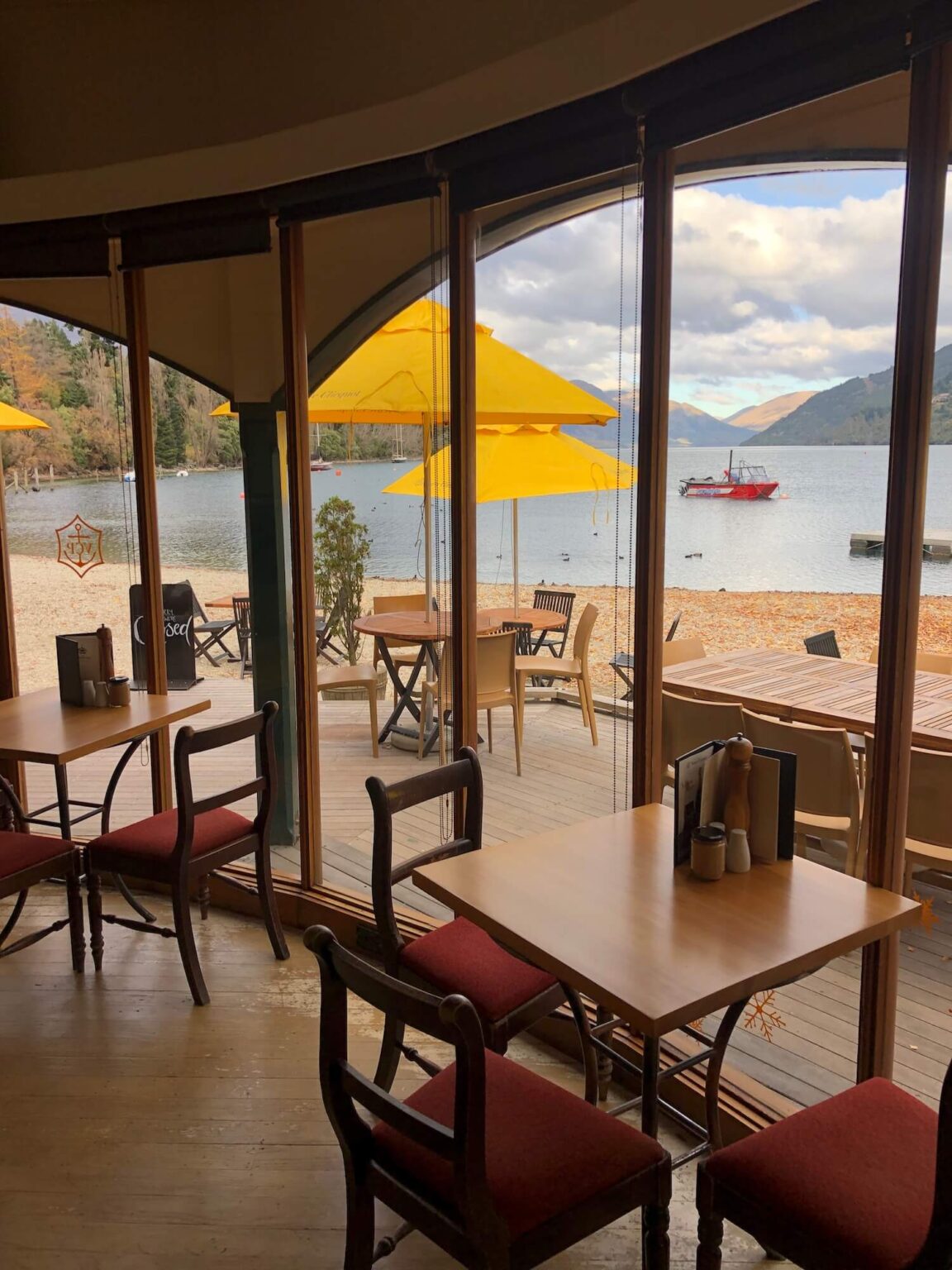 28 Best Restaurants in Queenstown: Picked by a Local for 2025
